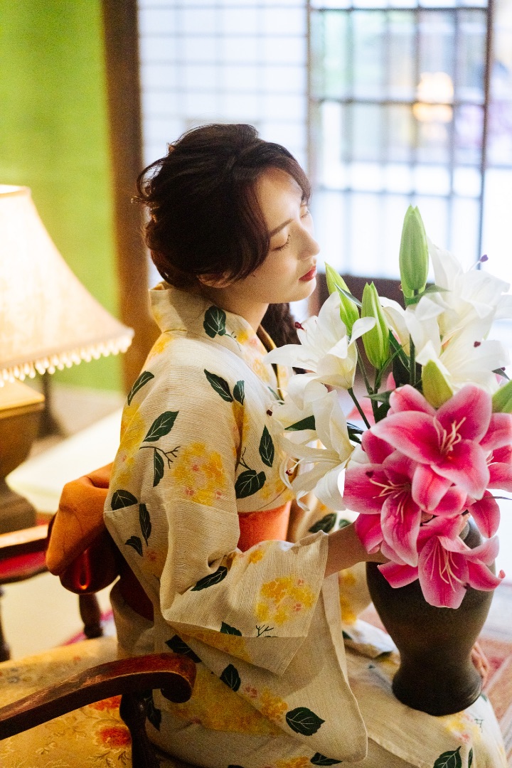 Furuke | 和服美女小粒西瓜