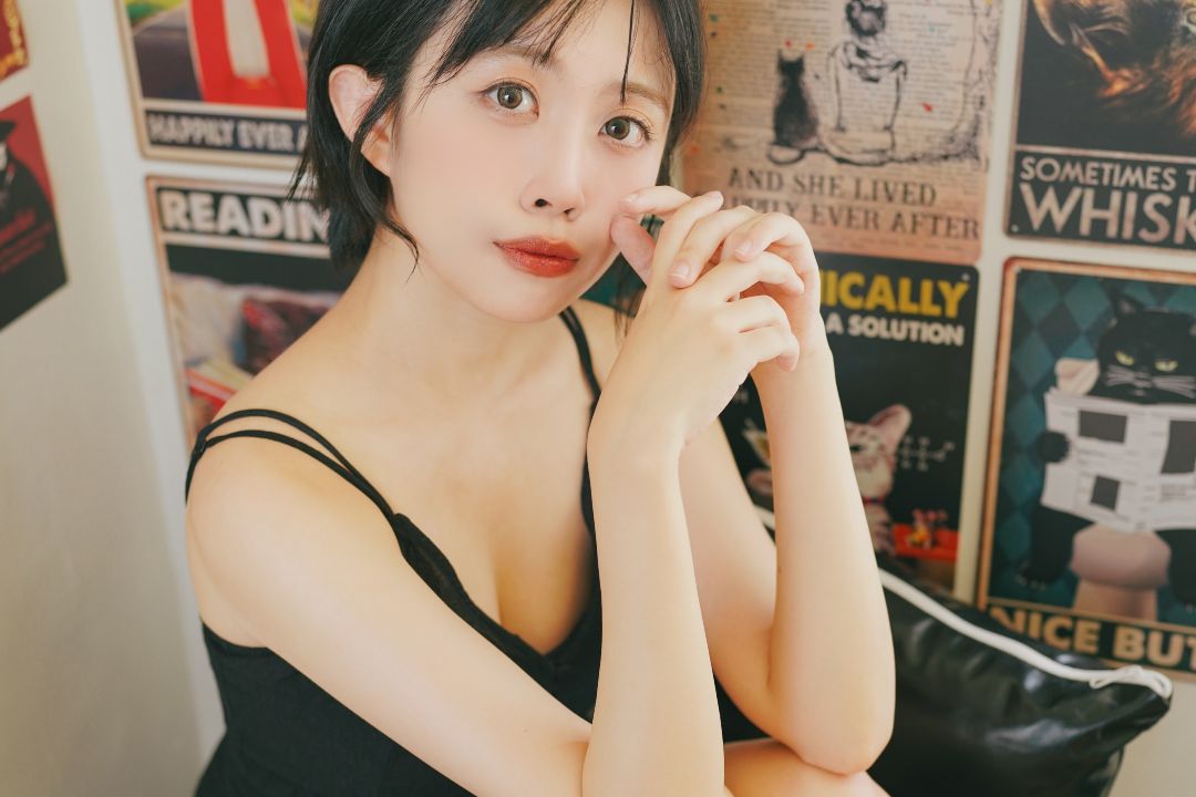 Furuke | [Muko Yin]黑色洋裝（內含12張高清寫真）