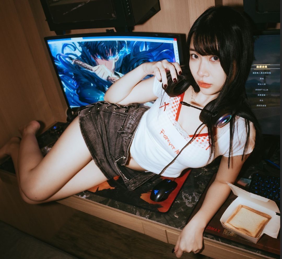 Furuke | 網咖電競少女的包廂秘密 ... 🤫