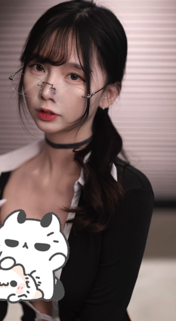 Furuke | 性感前開美乳連體衣寫真（全）