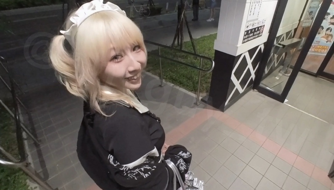 Furuke | 💎[PREMIUM] Vol.12 –「POV 女友體驗 — 和低智金髮笨蛋女穿著瘋狂服裝去吃壽司，回家被操整晚還用奶子榨精」