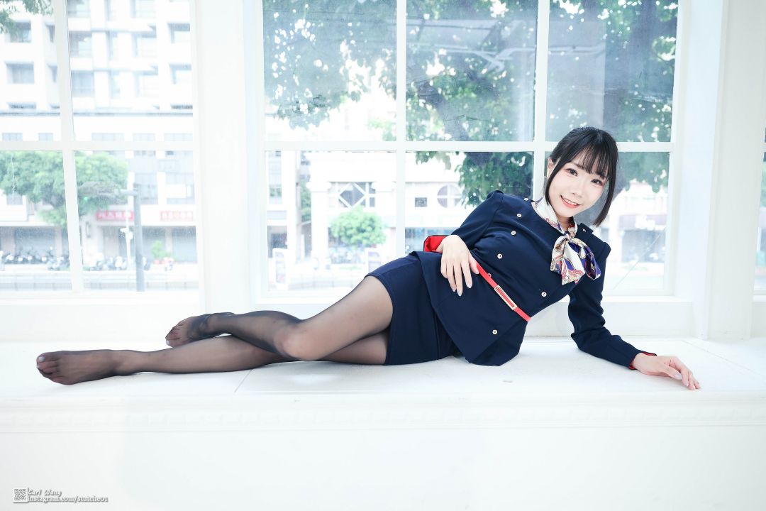 Furuke | [4K] 巧巧-深藍空姐套裝黑絲美腿